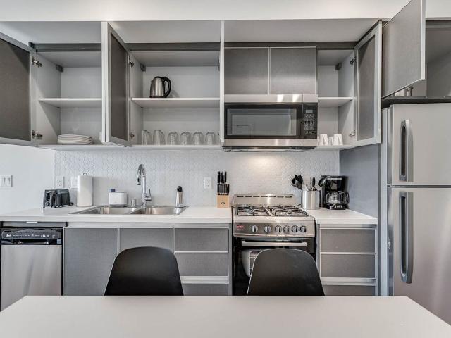 Ecco Fountain 4 Bedroom Apartment for Rent at 5460 Fountain Ave, Los Angeles, CA 90029 East Hollywood