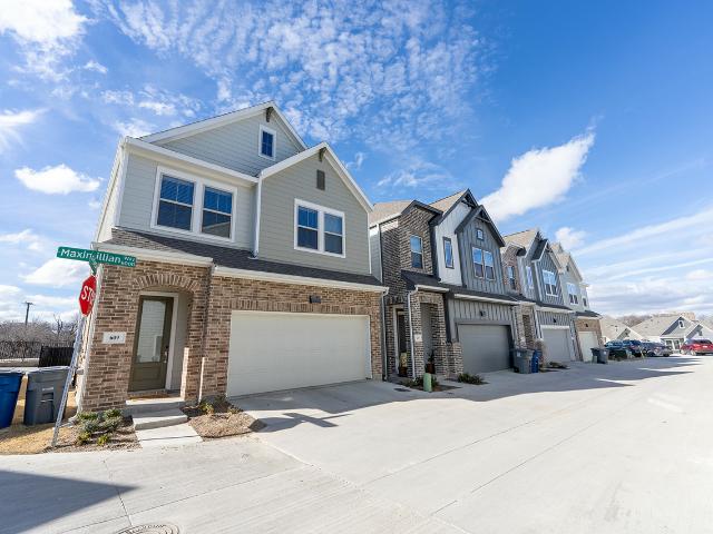 Echelon at Reverchon Bluffs 3 Bedroom Apartment for Rent at 2603 W Davis St, Dallas, TX 75211