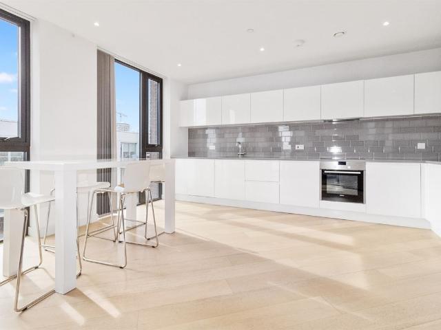 Echo Court E16, 3 bed flat to rent, £3,200 pcm | PrimeLocation