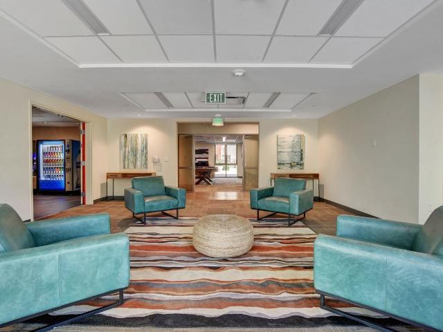 Echo 1055: Off Campus Student Housing 2 Bedroom Apartment for Rent at 1055 E Tropicana Ave, Las Vegas, NV 89119