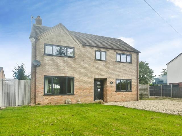 Eckington, Worcestershire 4 bed detached house to rent £2,250 pcm £519 pw