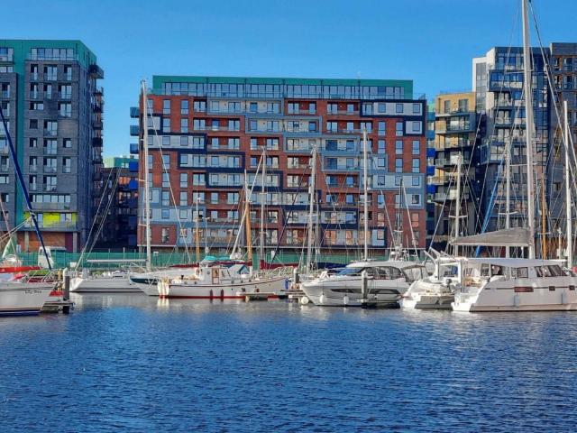 Eclipse Court, Stoke Quay 2 bed apartment to rent £1,000 pcm £231 pw
