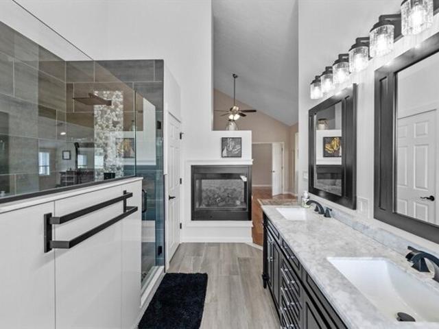 Eclipse Ln Unit,salem, Condo For Sale