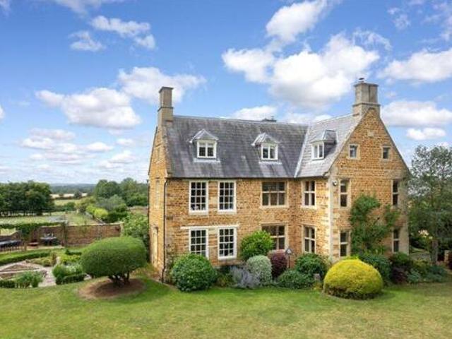 Ecton, High Street, Northampton, 6 Bedroom Detached