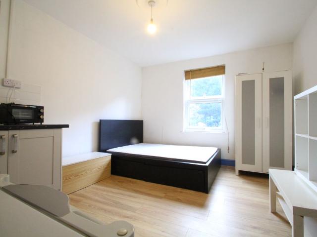 Eade Road, Manor House N4, Studio to rent, £950 pcm | PrimeLocation