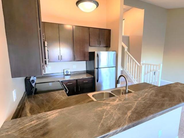 Eagan Gables 3 Bedroom Apartment for Rent at 869 Wescott Sq, Eagan, MN 55123