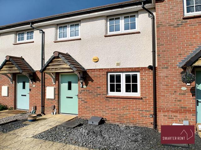 Eagle Way, Bracknell RG12 2 bed terraced house to rent £3,300 pcm £762 pw