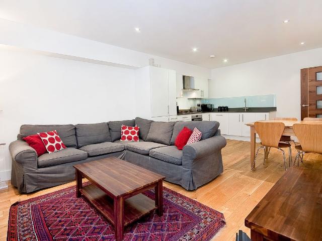 Eagle Court, Clerkenwell EC1M, 2 bed flat to rent, £3,800 pcm | PrimeLocation