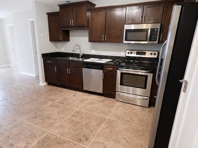 Eagle Crossing 4 Bedroom Apartment for Rent at 633 Ontario St Se, Minneapolis, MN 55414 Prospect Park