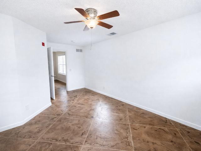 Eagle Crossing 3 Bedroom Apartment for Rent at 633 Ontario St Se, Minneapolis, MN 55414 Prospect Park