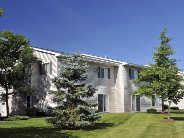 Eagle Creek Townhomes 2 Bedroom Apartment for Rent at 700 Sarazin St, Shakopee, MN 55379