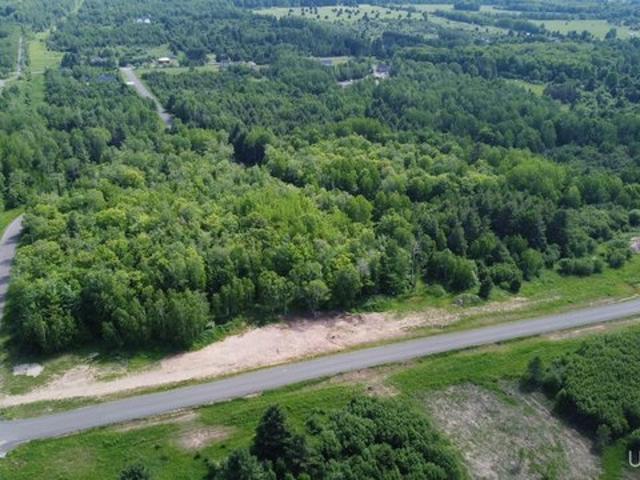 Eagle Dr, Houghton, MI 49931