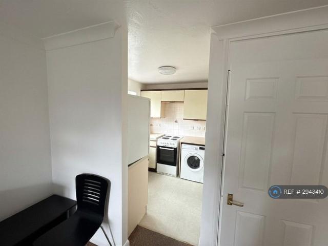 Eagle Drive, Barnet, NW9 1 bed flat to rent £1,680 pcm £388 pw