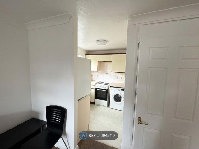 Eagle Drive, Barnet NW9, 1 bed flat to rent, £1,680 pcm | PrimeLocation
