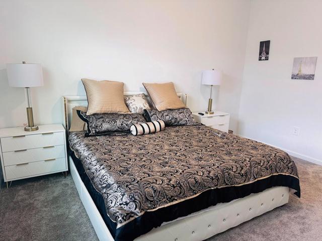 Eagle Lake Resort Style 15minsLegoland & 45minsDisney Private Bedroom Club house ‍Pool Gym Desk TV Washer