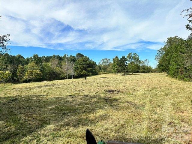 Eagle Mills Rd, Hamptonville, NC 27020