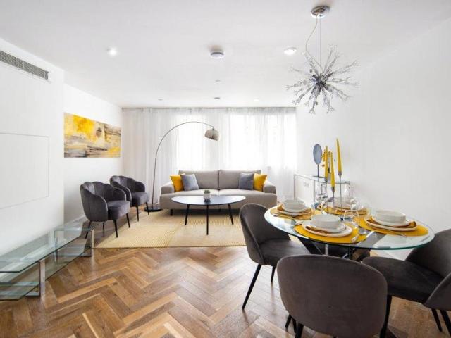 Eagle Point, City Road, Barbican. 2 bed flat to rent £4,150 pcm £958 pw