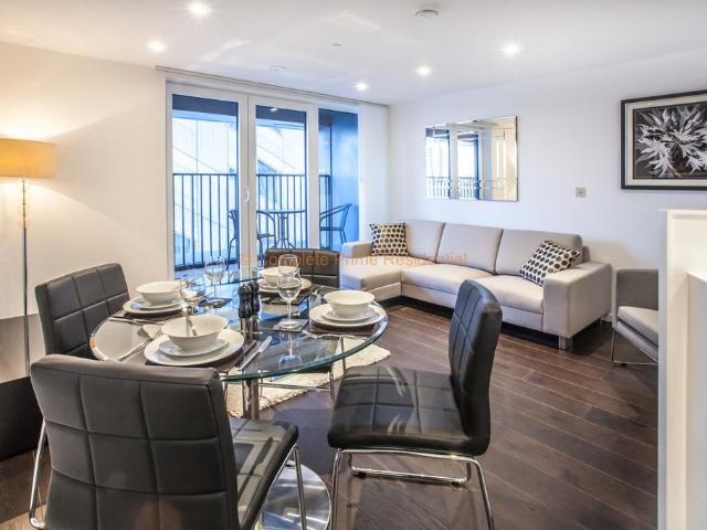 Eagle Point, City Road, Old Street, EC1V 2 bed flat to rent £3,500 pcm £808 pw