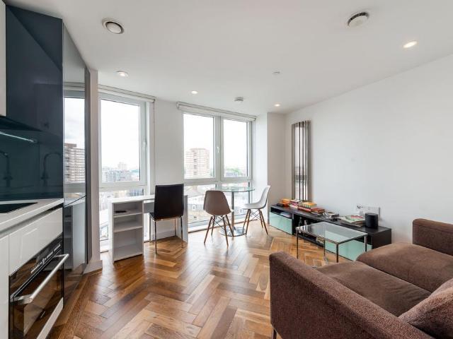 Eagle Point, City Road, London EC1V Studio to rent £2,495 pcm £576 pw
