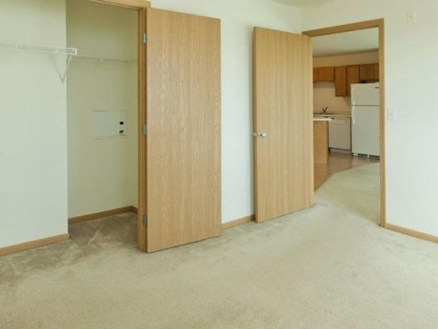 Eagle Pointe 2550 Voyageur 1 Bedroom Apartment for Rent at 2550 Voyageur Pkwy, Hastings, MN 55033 Glendale Heights