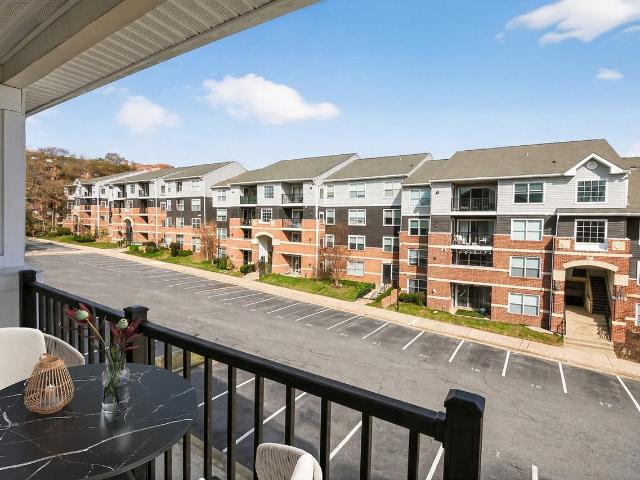 Eagle Rock Apartments at Columbia Pike 1 Bedroom Apartment for Rent at 1957 Columbia Pike, Arlington, VA 22204 Penrose