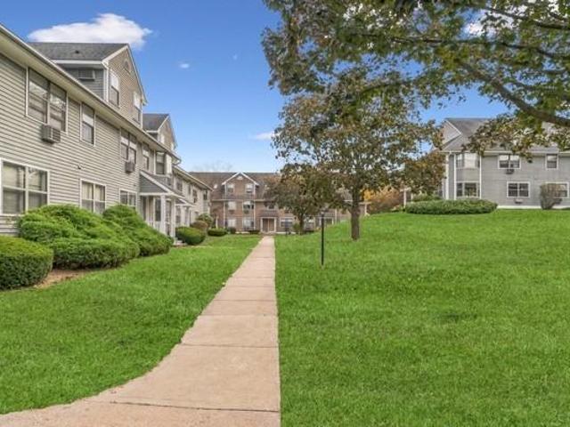 Eagle Rock Apartments at Enfield 1 Bedroom Apartment for Rent at 1 Gatewood Dr, Enfield, CT 06082