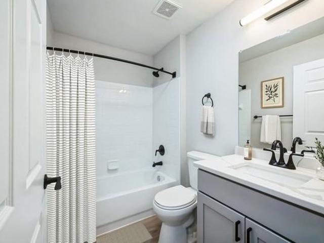 Eagle Rock Apartments at Freehold 2 Bedroom Apartment for Rent at 100 Lambert Way, Freehold, NJ 07728