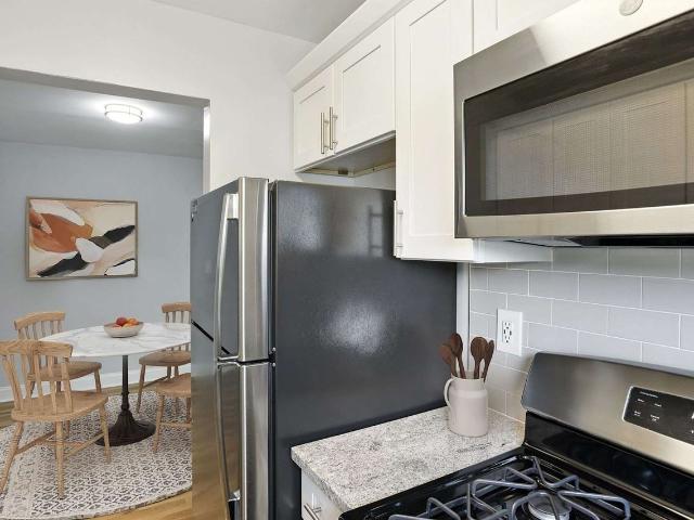 Eagle Rock Apartments at Hicksville & Jericho 1 Bedroom Apartment for Rent at 290 N Broadway, Hicksville, NY 11801 Hicksville