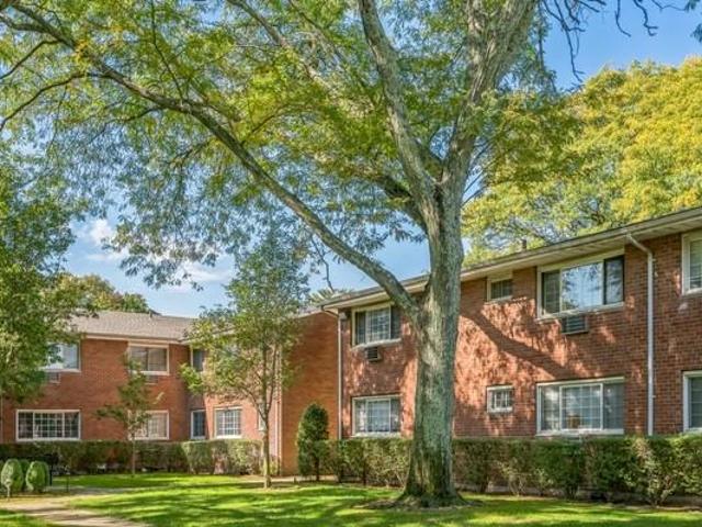Eagle Rock Apartments at Mineola Studio Apartment for Rent at 2 Laurel Dr, Mineola, NY 11501 Mineola
