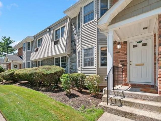 Eagle Rock Apartments at Woodbury 1 Bedroom Apartment for Rent at 92 Fairhaven Blvd, Woodbury, NY 11797 Woodbury