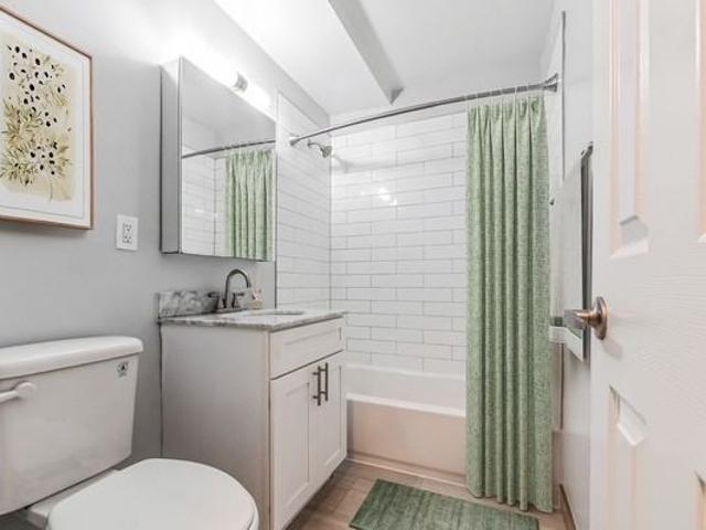 Eagle Rock Apartments at Woodbury 2 Bedroom Apartment for Rent at 92 Fairhaven Blvd, Woodbury, NY 11797 Woodbury