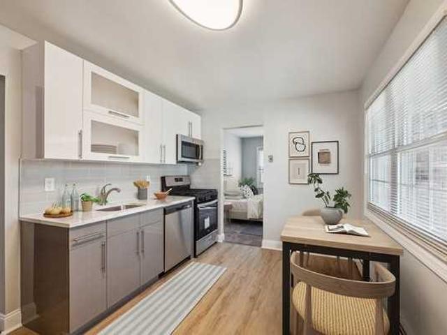 Eagle Rock Apartments at Woodbury 2 Bedroom Apartment for Rent at 92 Fairhaven Blvd, Woodbury, NY 11797 Woodbury