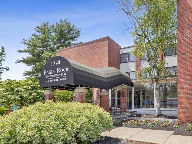 Eagle Rock Apartments at West Hartford 2 Bedroom Apartment for Rent at 1248 Farmington Ave, West Hartford, CT 06107