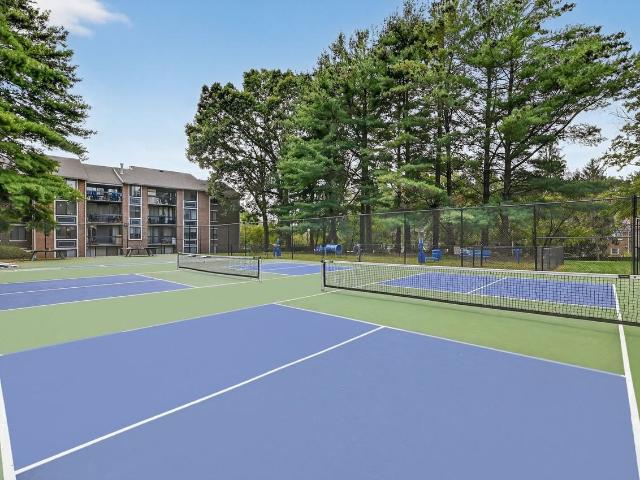 Eagle Rock Apartments at West Springfield 2 Bedroom Apartment for Rent at 8525 Burling Wood Dr, West Springfield, VA 22152 West Springfield