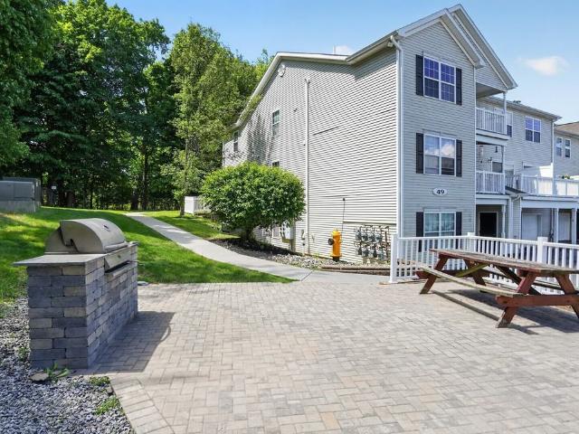 Eagle Rock Apartments & Townhomes at Rensselaer 3 Bedroom Apartment for Rent at 6601 Oak Hill Cir, Rensselaer, NY 12144