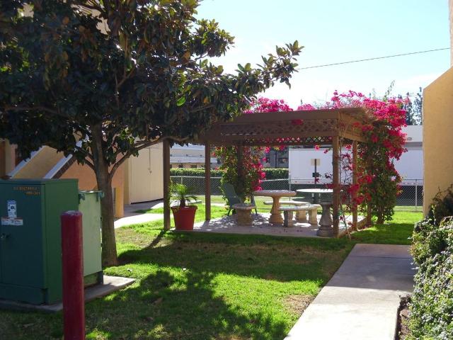 Eagle Rock Villas 1 Bedroom Apartment for Rent at 1337 N Broadway, Escondido, CA 92026 North Broadway