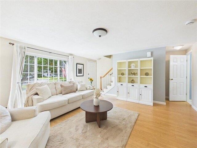 Eagle Run Unit B, Warwick, Home For Sale