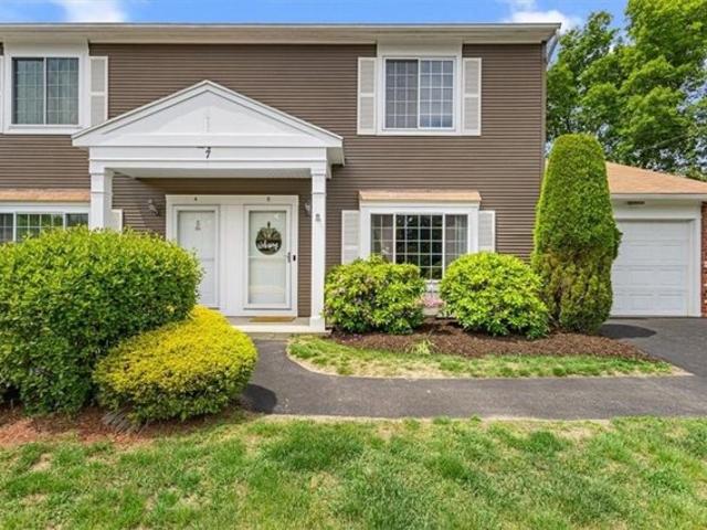 Eagle Run Unit B, Warwick, Home For Sale