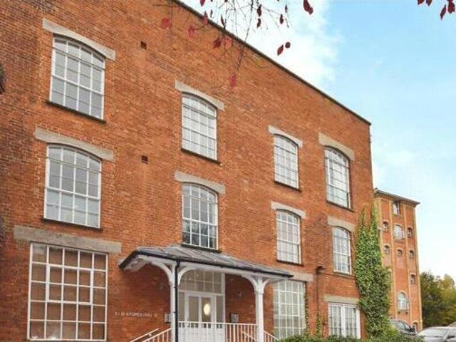 Eaglegate, East Hill, 2 Bedroom Apartment