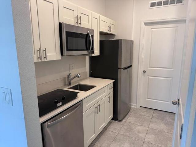 Anex Studio Apartment Resort Style 15minsLegoland & 45minsDisneyClub house ‍Pool Gym