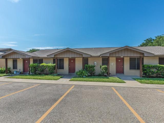 Eagles Landing 1 Bedroom Apartment for Rent at 4000 N Saint Marys St, Beeville, TX 78102