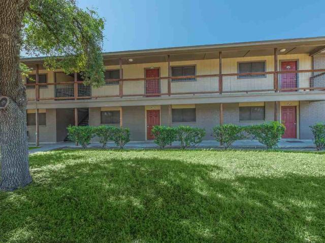 Eagles Landing 2 Bedroom Apartment for Rent at 4000 N Saint Marys St, Beeville, TX 78102