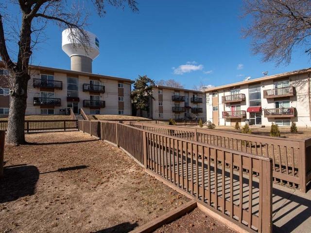 Eagle's Nest Apartments 2 Bedroom Apartment for Rent at 1400 N 38th St, Kansas City, KS 66102 Northwest