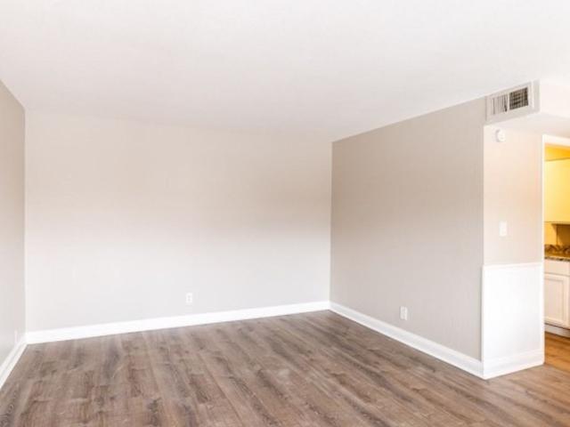 Eagle's Nest Apartments 2 Bedroom Apartment for Rent at 1400 N 38th St, Kansas City, KS 66102 Northwest