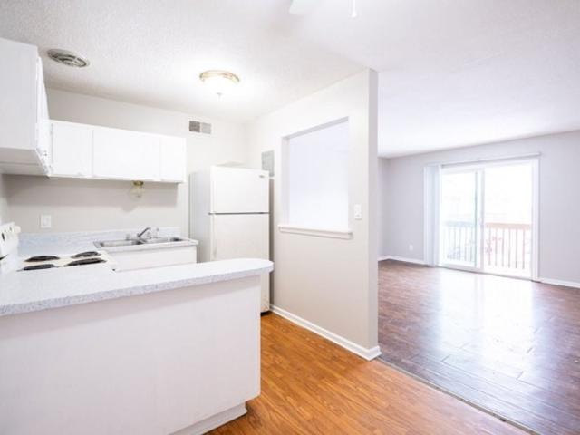 Eagle's Nest Apartments 3 Bedroom Apartment for Rent at 1400 N 38th St, Kansas City, KS 66102 Northwest
