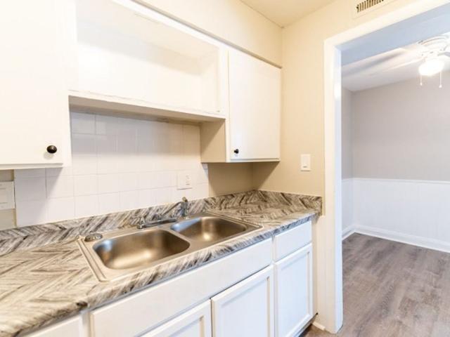 Eagle's Nest Apartments 3 Bedroom Apartment for Rent at 1400 N 38th St, Kansas City, KS 66102 Northwest