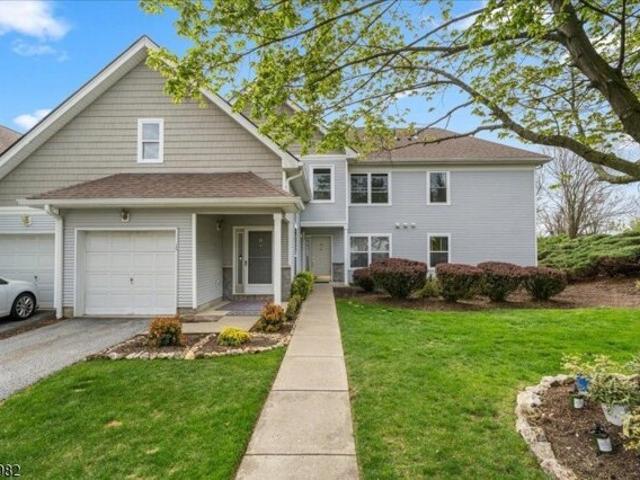 Eagles Nest Ln, Hardyston, Condo For Sale