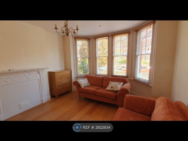 Ealing Common, London W5, 4 bed flat to rent, £3,500 pcm | PrimeLocation