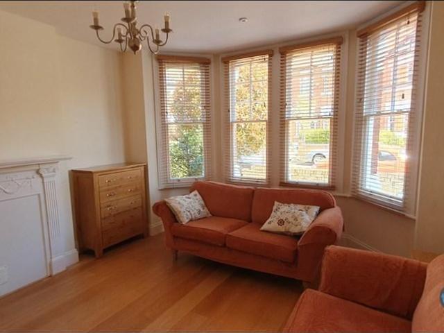Ealing Common, London, W5 4 bed flat to rent £3,500 pcm £808 pw