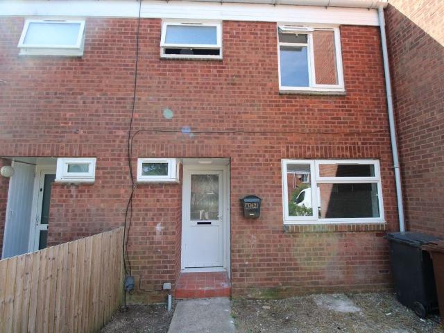 Ealing Close, Chatham ME5, 3 bed terraced house to rent, £2,000 pcm | PrimeLocation